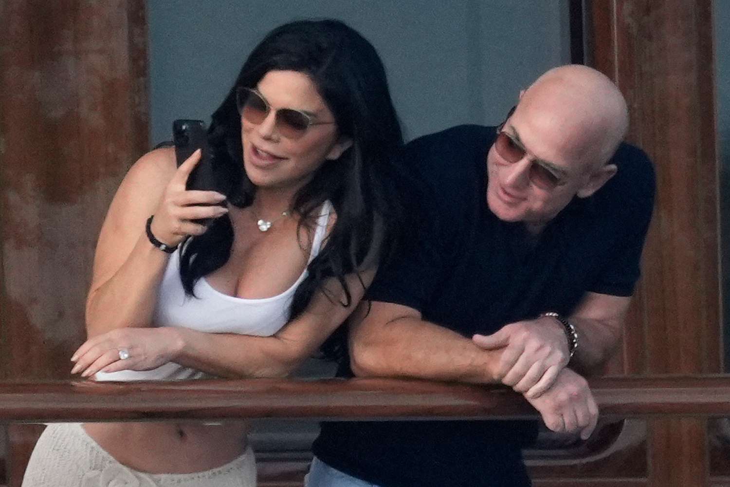 Celebrity Ring Lauren Sanchez s Engagement Ring DR Blog